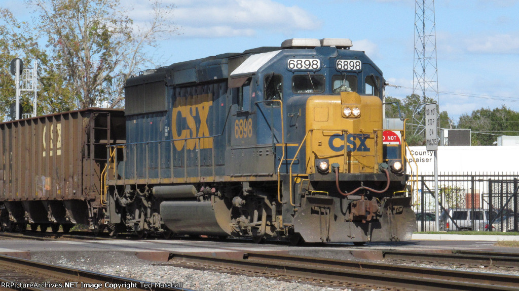 CSXT 6898 Leads O711 Southbound
